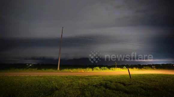 US: Stunning Lightning Storm Lights Up Valley Nebraska Skies - Buy ...