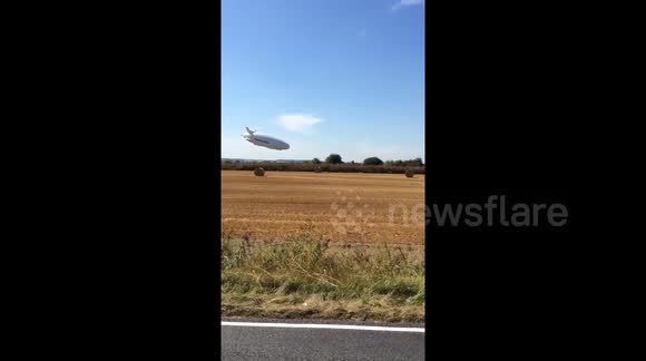 World's longest aircraft Airlander 10 crash landing in Bedfordshire, UK ...