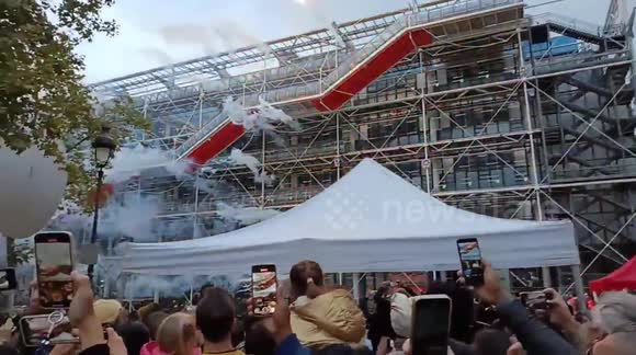 Spectacular Fireworks Light Up Centre Pompidou As Museum Prepares For ...