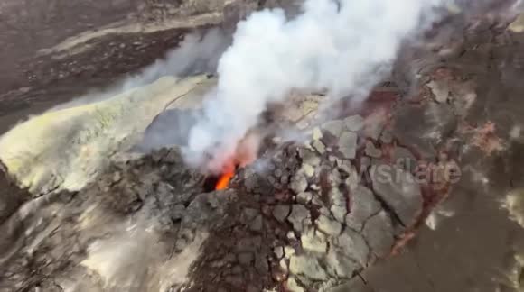 Kilauea volcano summit covered in lava as eruption continues - Buy ...