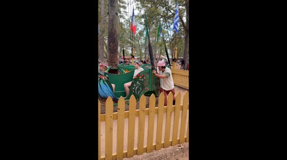 Exclusive- Toddler’s honest reaction to spinning ride charms Instagram ...