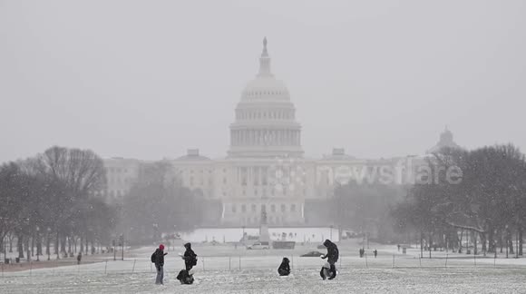 Season’s first snowfall blankets Washington, DC - Buy, Sell or Upload ...