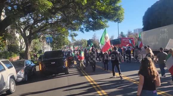 US: Hundreds Rally in Los Angeles in Support of Iranian Protesters ...