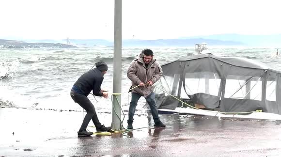 Boats capsize, sink as fierce storm batters Istanbul - Buy, Sell or ...
