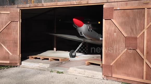 Aircraft Fanatic Who Always Wanted To Fly In A Spitfire Built The Plane ...