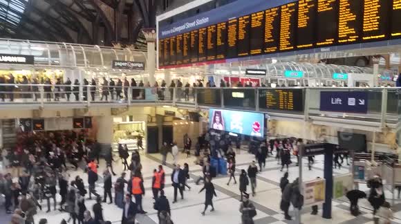More footage of the long bus queues at Liverpool Street Station - Buy ...