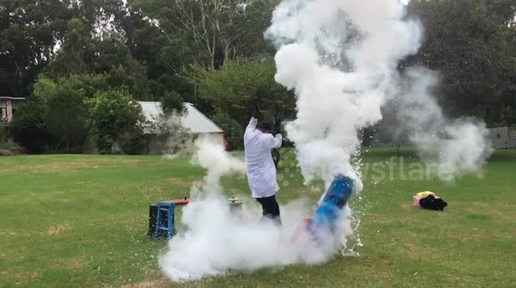 Science teacher builds liquid nitrogen-powered rocket, it explodes in ...
